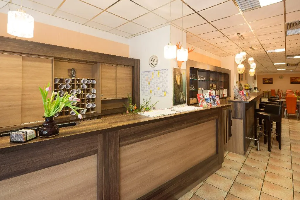 Alper Am Potsdamer Platz - Duitsland.com